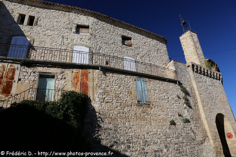 Vachères, commune des Alpes-de-Haute-Provence