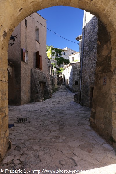 Vachères, commune des Alpes-de-Haute-Provence