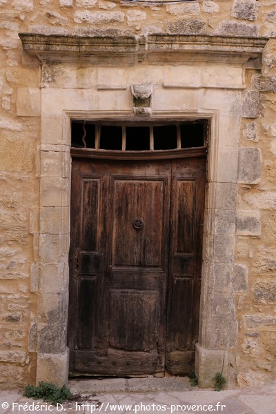 Vachères, commune des Alpes-de-Haute-Provence