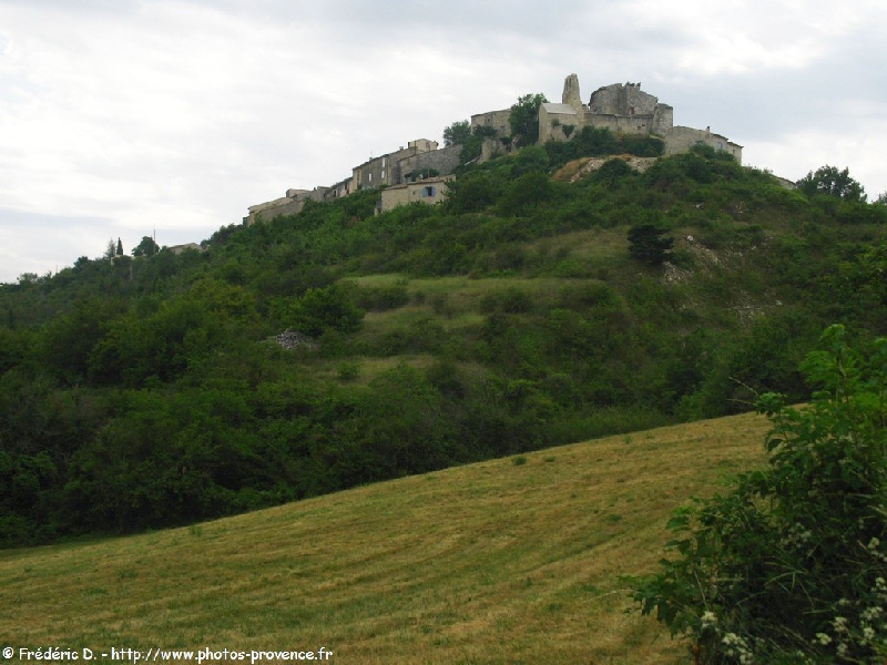Vachères, commune des Alpes-de-Haute-Provence