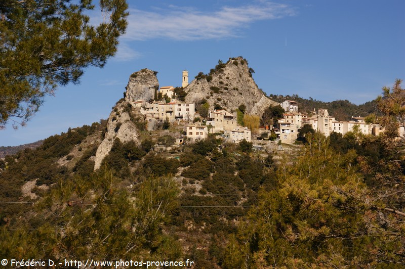 Pierrefeu en photos, village des Alpes-Maritimes