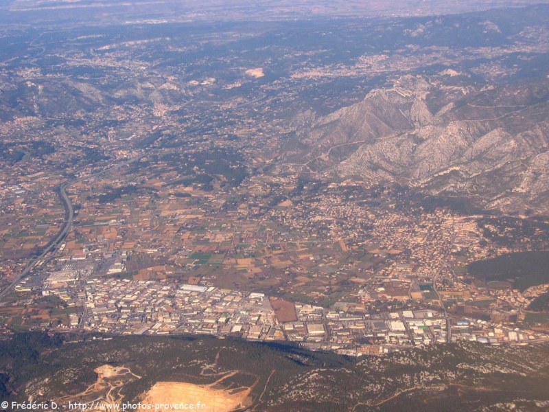 Gémenos, commune au pied du massif de la Sainte-Baume et du col de l ...