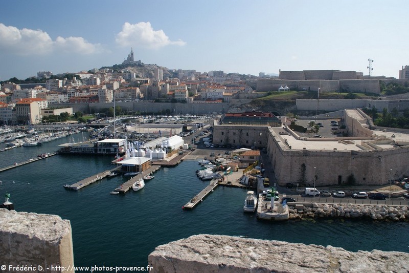 Le Fort Saint-Jean, le fort Saint-Nicolas et le fort d'Entrecasteaux de ...