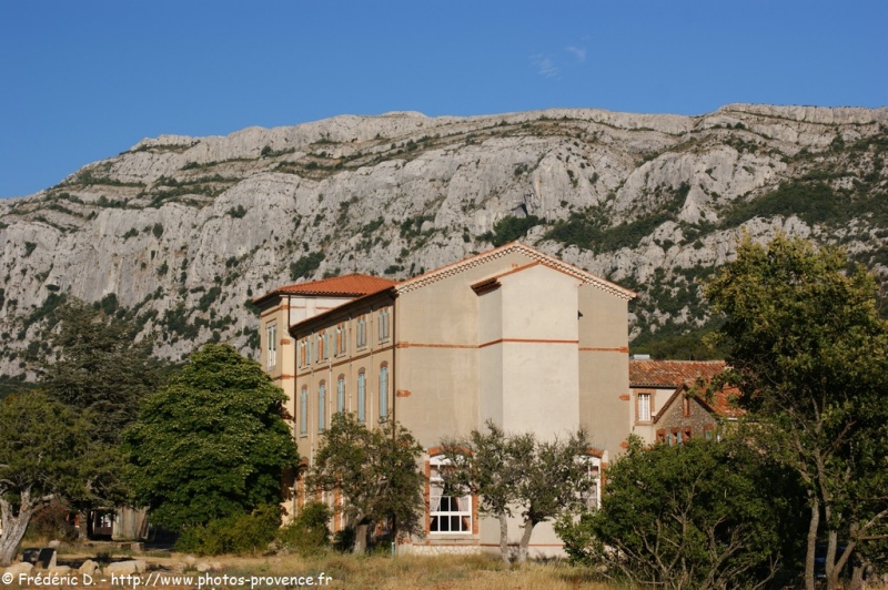 Massif de la Sainte-Baume, massif le plus élevé de la Provence